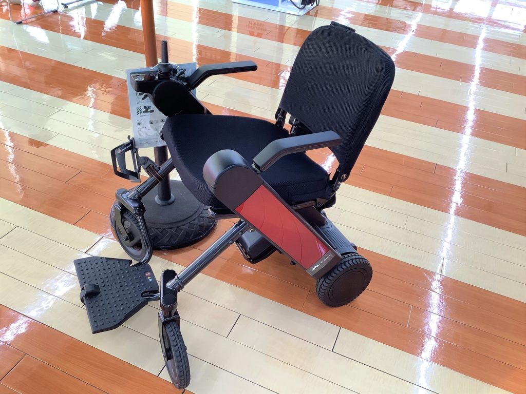 近距離モビリティ「WHILL」グレード紹介💕 - 九州三菱自動車｜KMGホールディングス株式会社九州三菱自動車｜KMGホールディングス株式会社